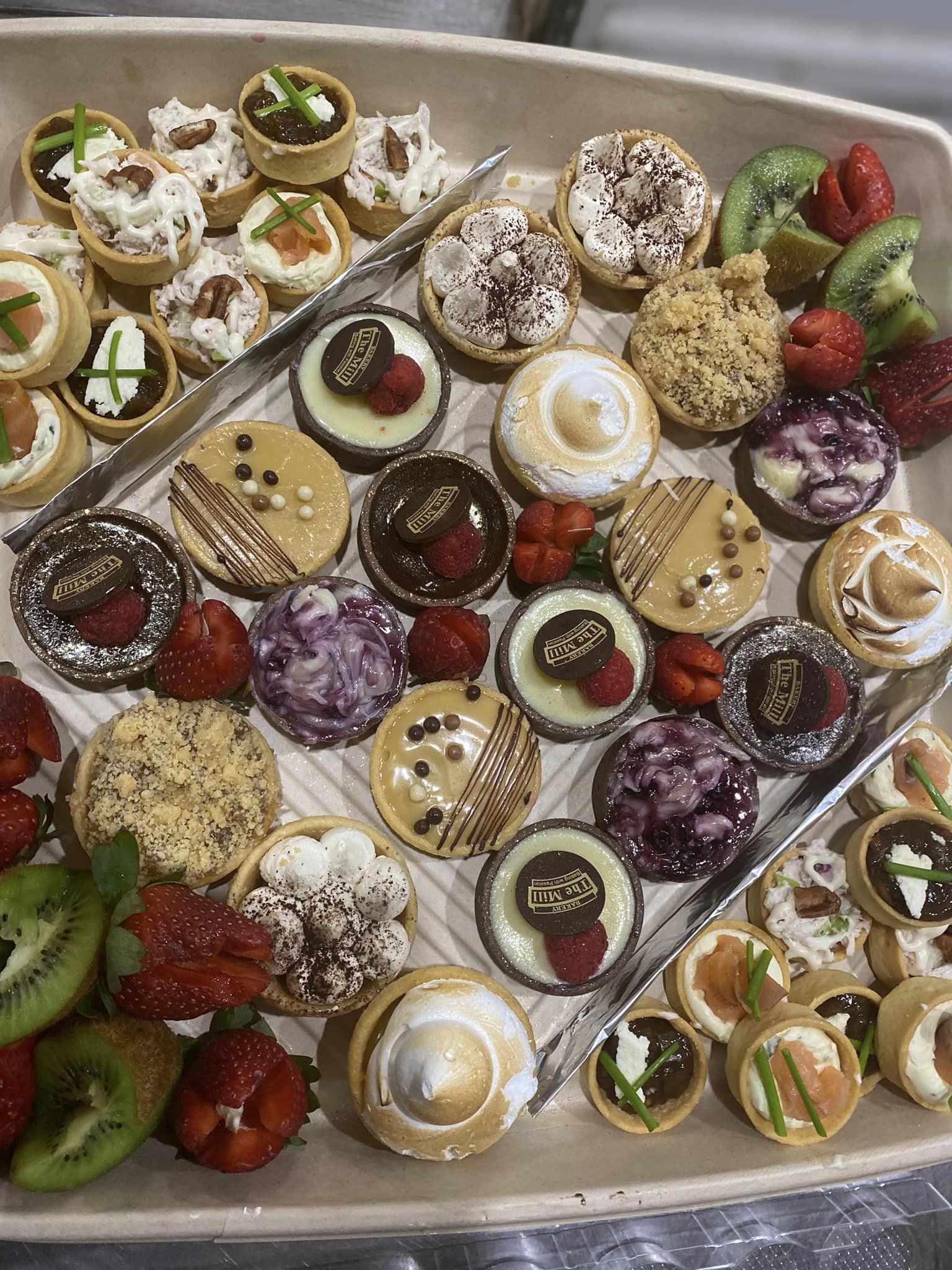 The Mill Bakery at Paradise Point - Wedding Cakes Paradise Point | Easy ...