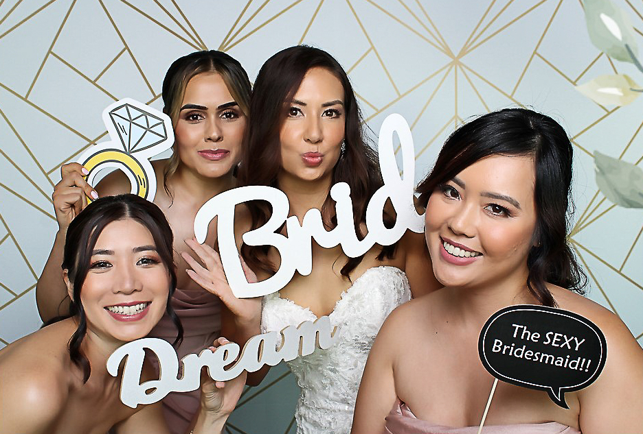 Ready Steady Pose - Wedding Photo Booth | Easy Weddings