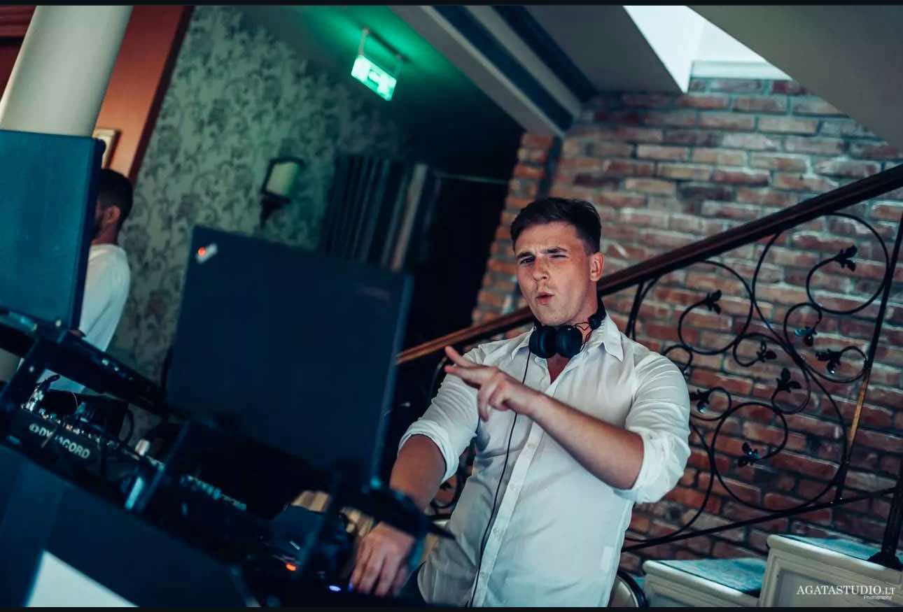 DJ Cezaris - Wedding Music | Easy Weddings