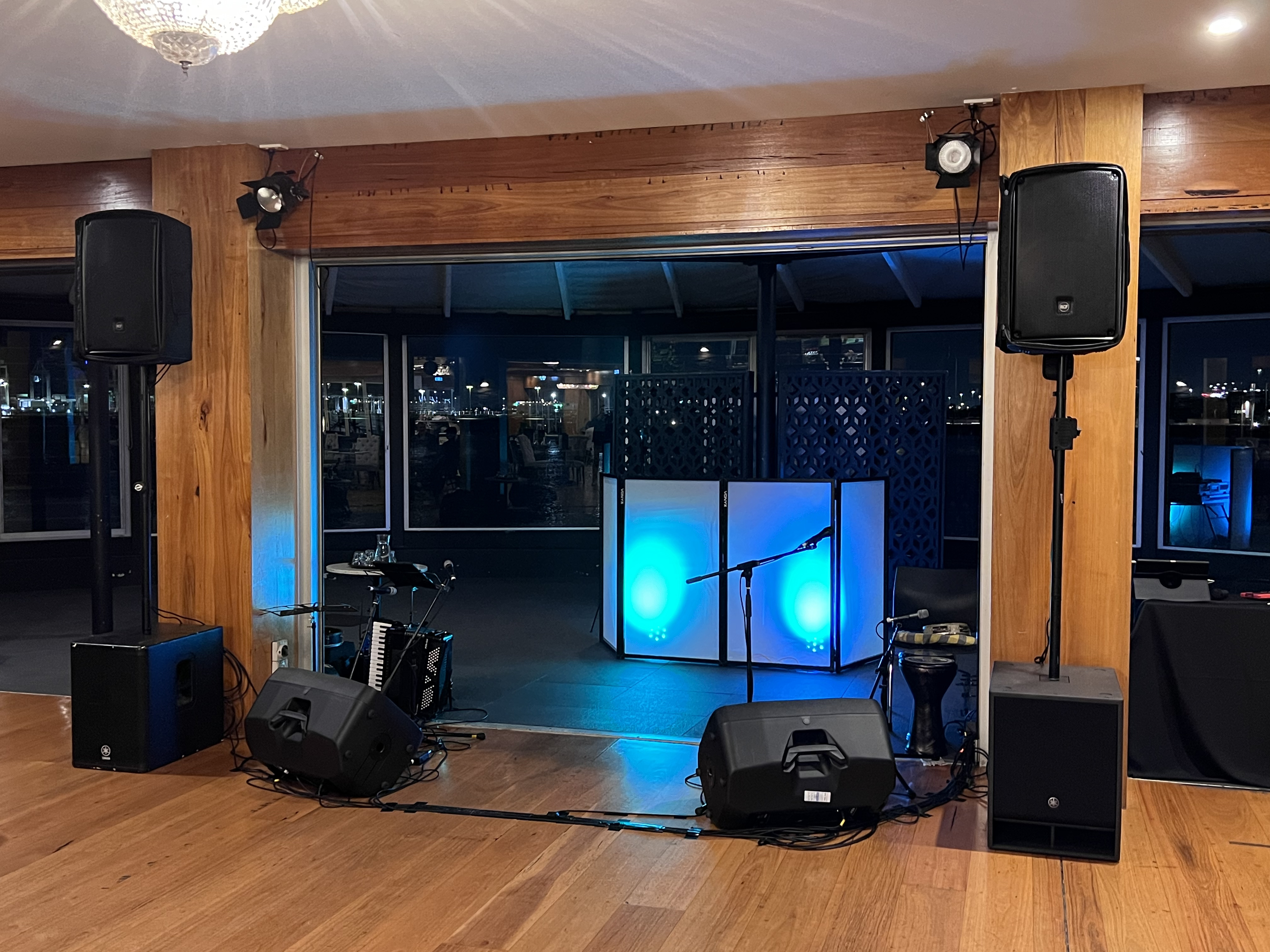 Spot On AV Melbourne - Wedding Hire | Easy Weddings