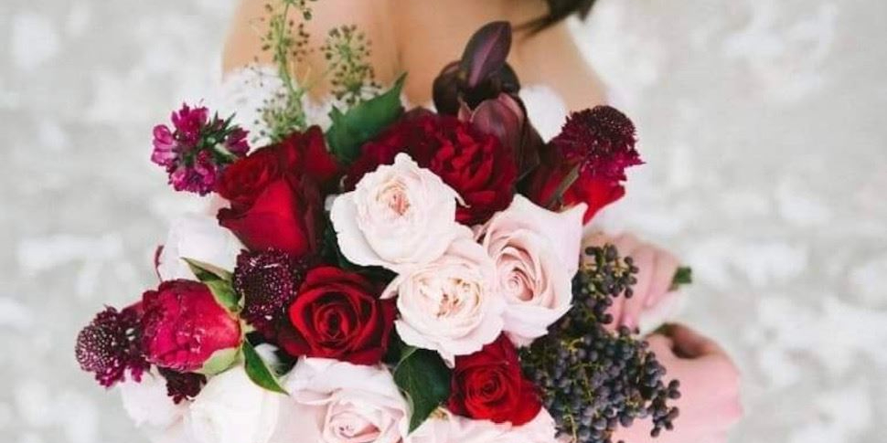 Brisbane Flowers Weddings at 7 Days Florist - Wedding Flowers Chermside ...