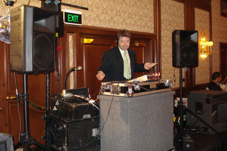 Worst wedding dj | Beachweddingtips.com