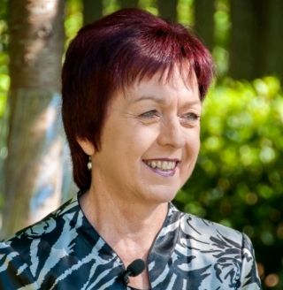 Jan Mason - Marriage Celebrants Melbourne | Easy Weddings