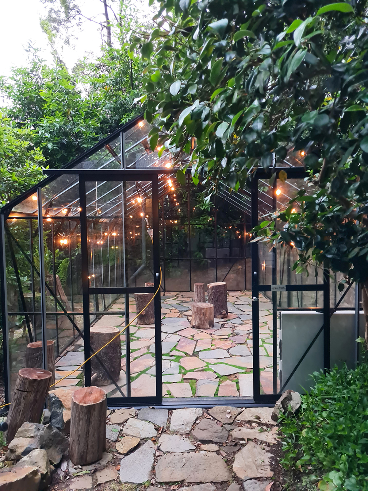 Garden Glasshouse for Micro Weddings - Wedding Venues Kalorama | Easy Weddings