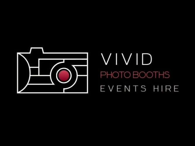 Vivid Photo Booths - Wedding Photo Booth Gold Coast | Easy Weddings